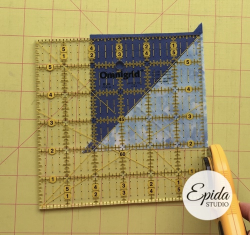 Making half-square triangles with the Strip Piecing Method | Epida Studio